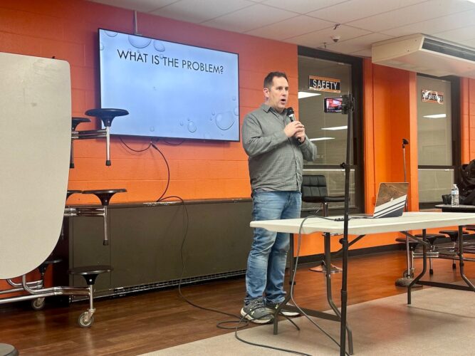 Expressing concerns: Meeting held at MHS regarding Marietta School ...